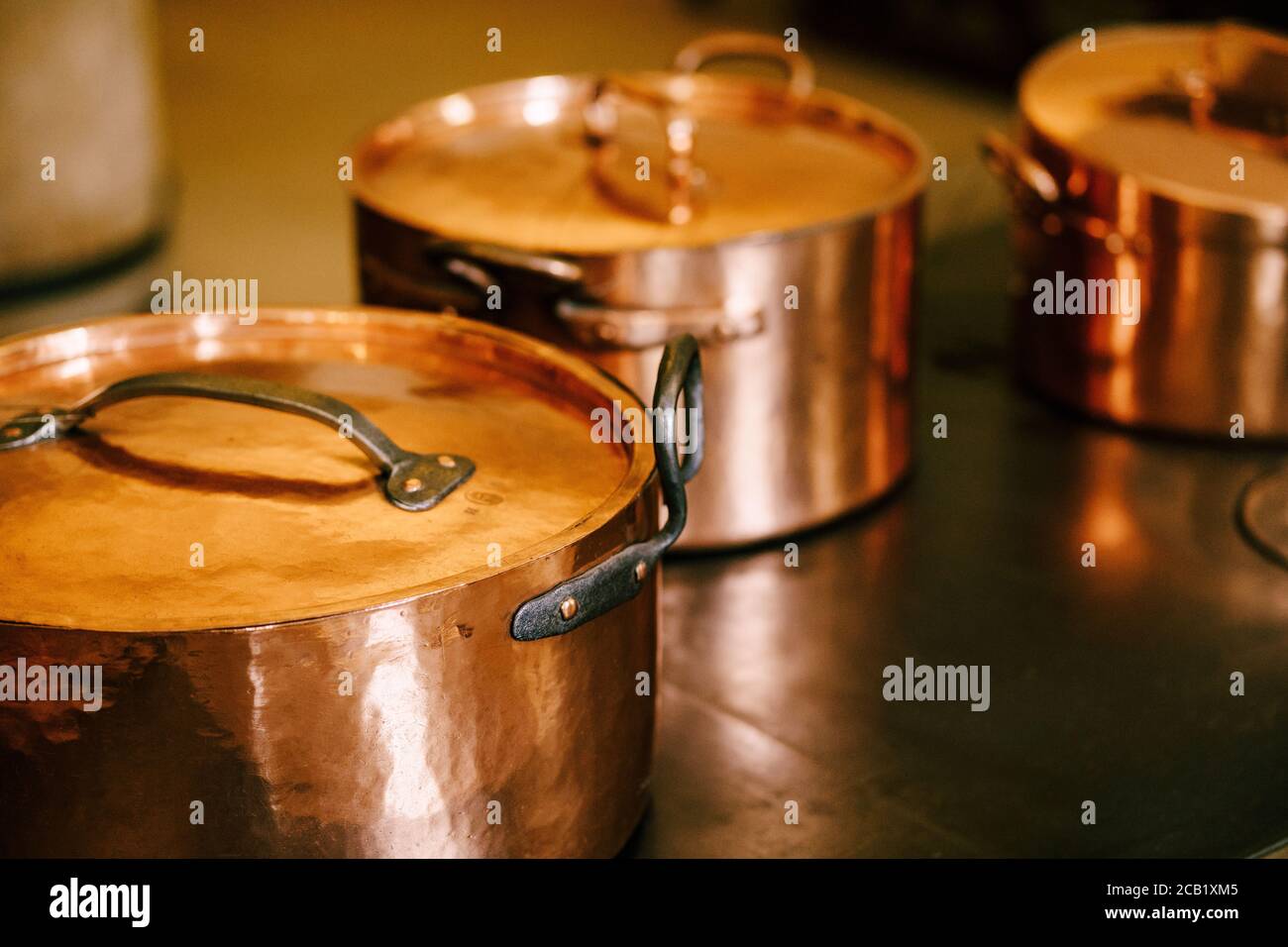 Copper lids hi-res stock photography and images - Alamy