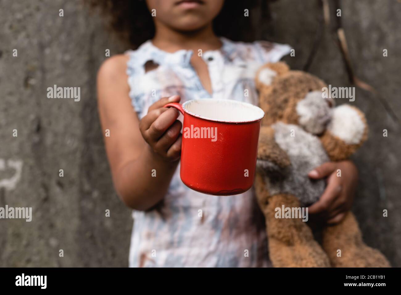 Begging kid hi-res stock photography and images - Alamy