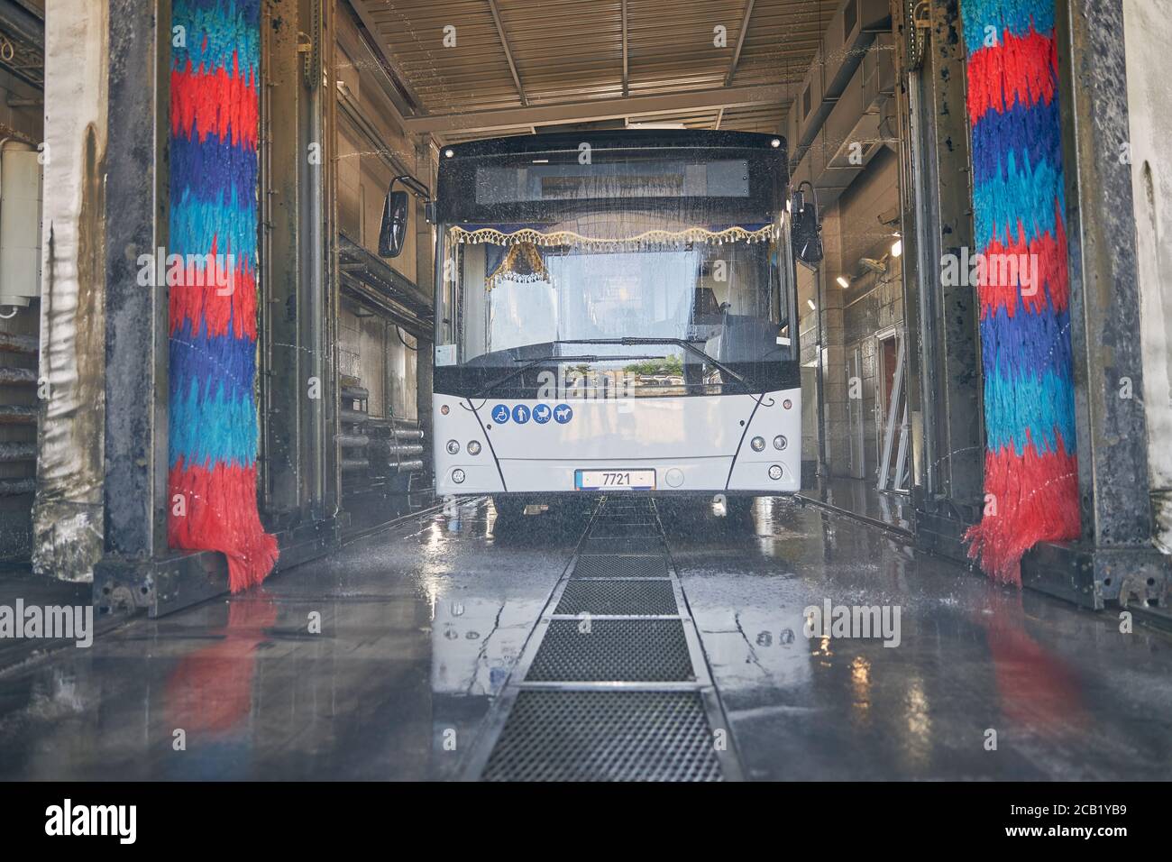 Big bus being at point for car wash Stock Photo - Alamy