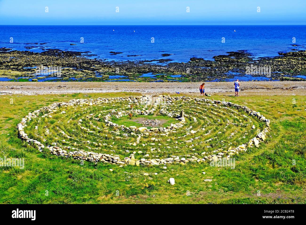 Modern stone circle off Marsden beach South Shields Stock Photo - Alamy