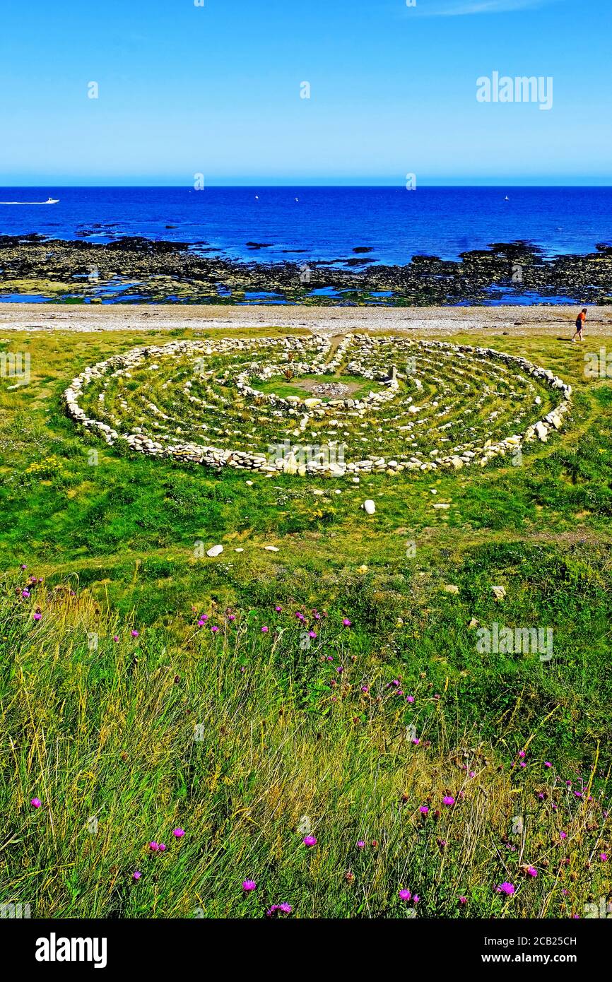 Modern stone circle hi-res stock photography and images - Alamy