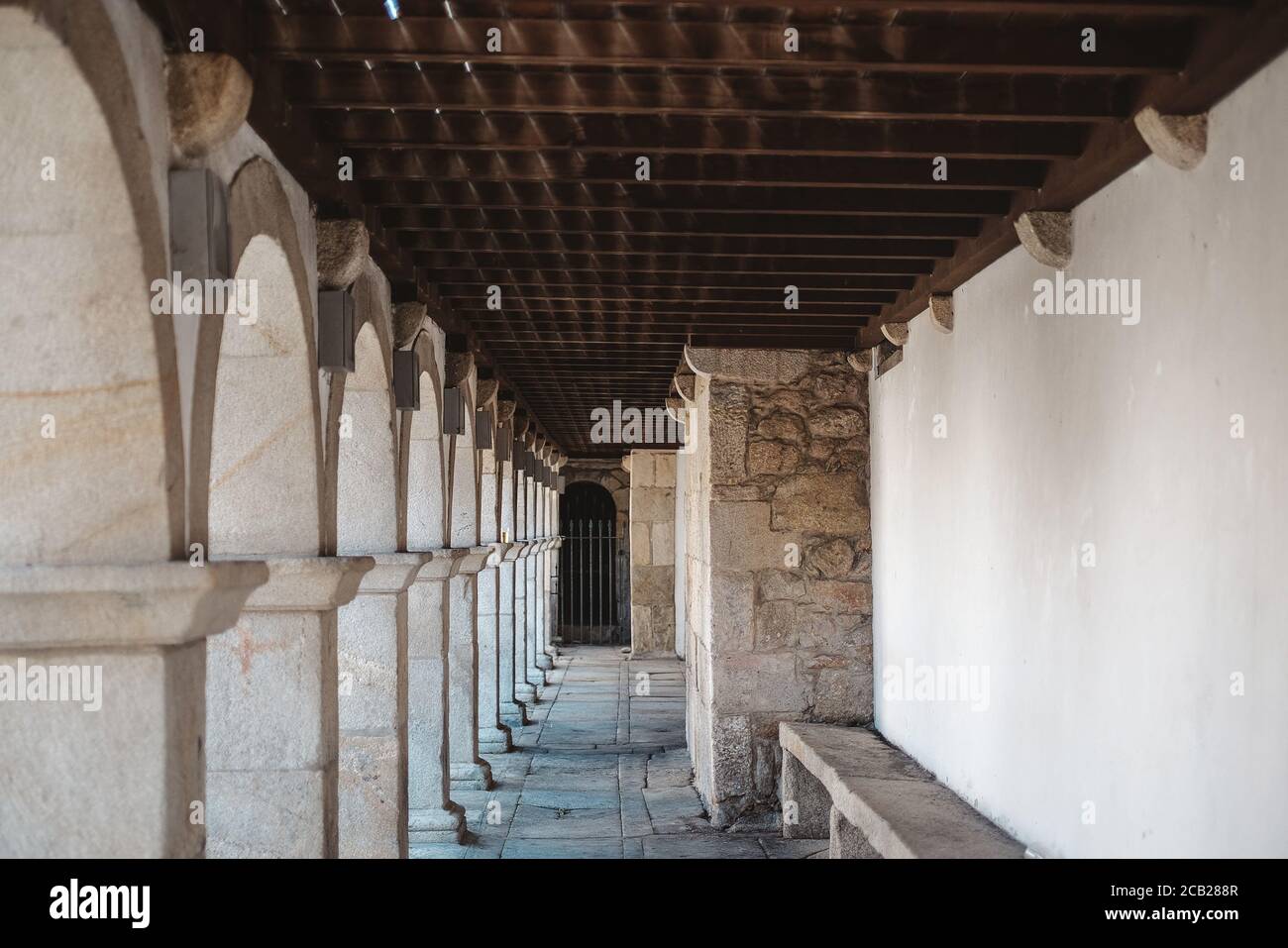 Collonade exterior hi-res stock photography and images - Alamy