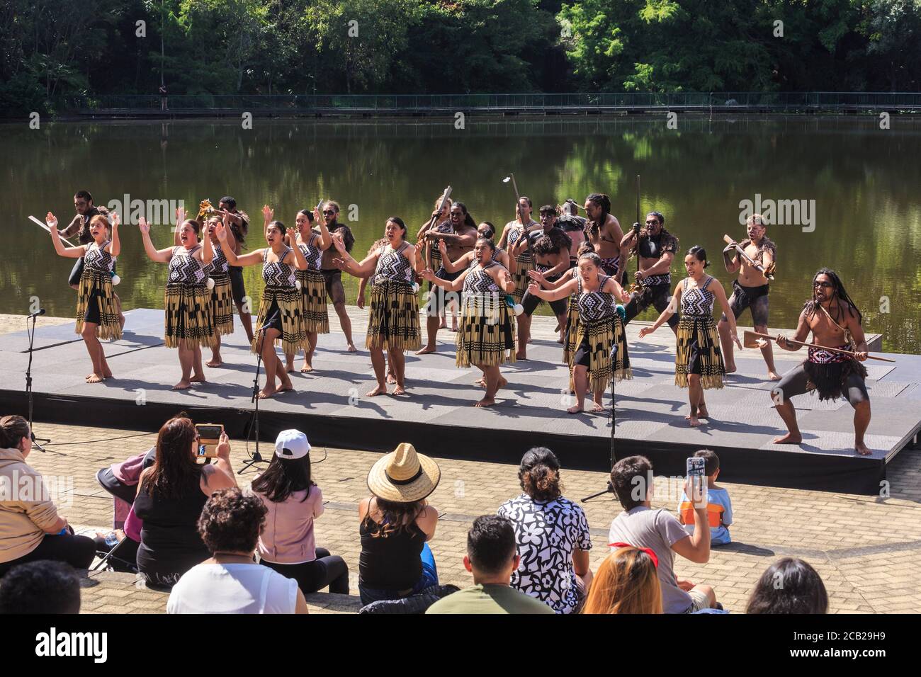 Maori women hi-res stock photography and images - Alamy