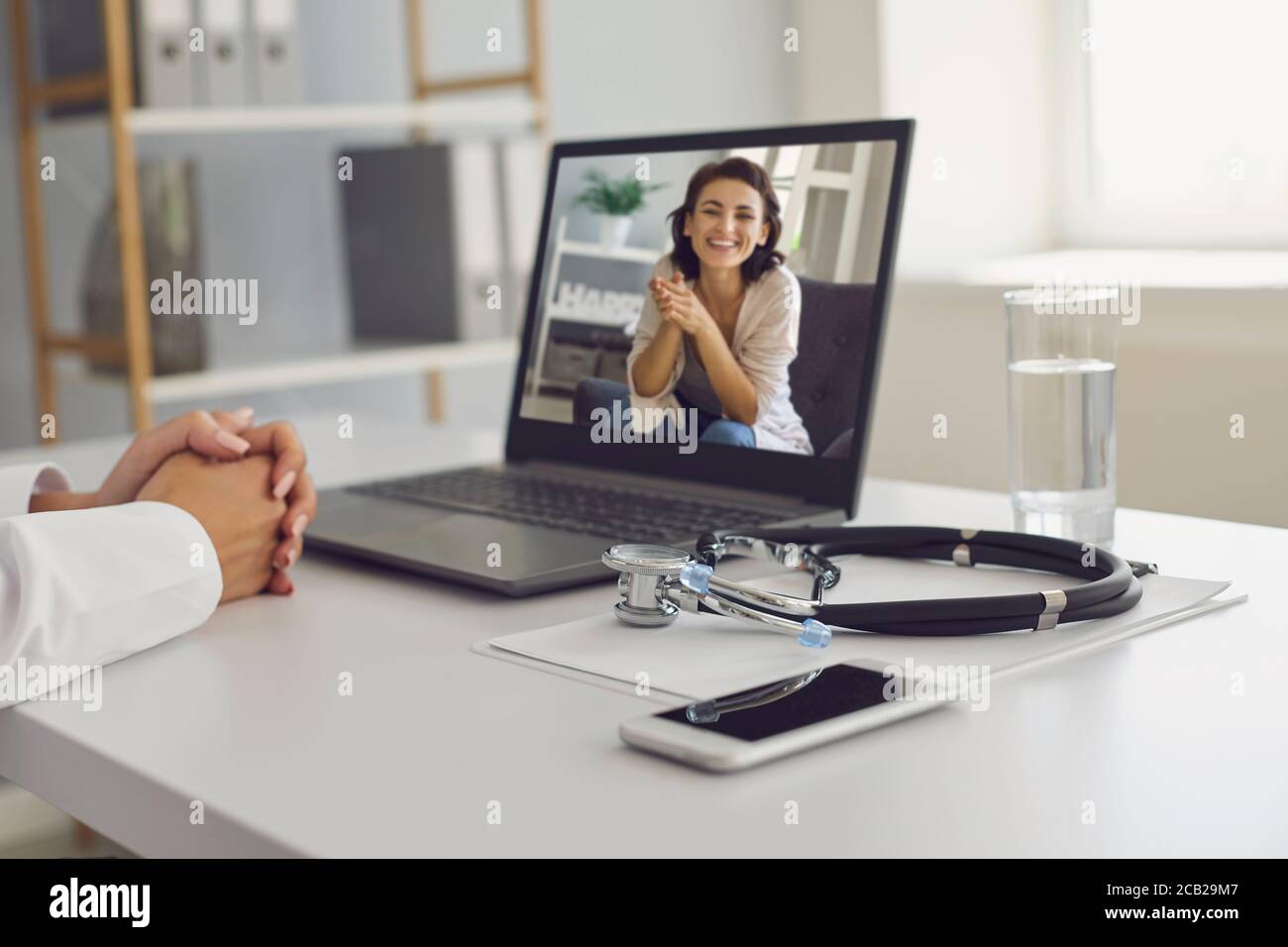 Doctor services hi-res stock photography and images - Alamy