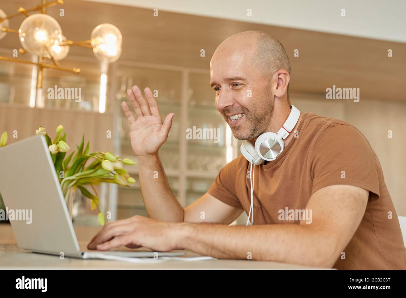 Camera bald computer hi-res stock photography and images - Alamy