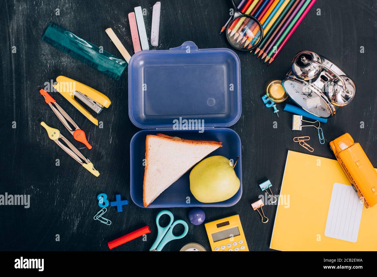 Retro lunch box hi-res stock photography and images - Alamy