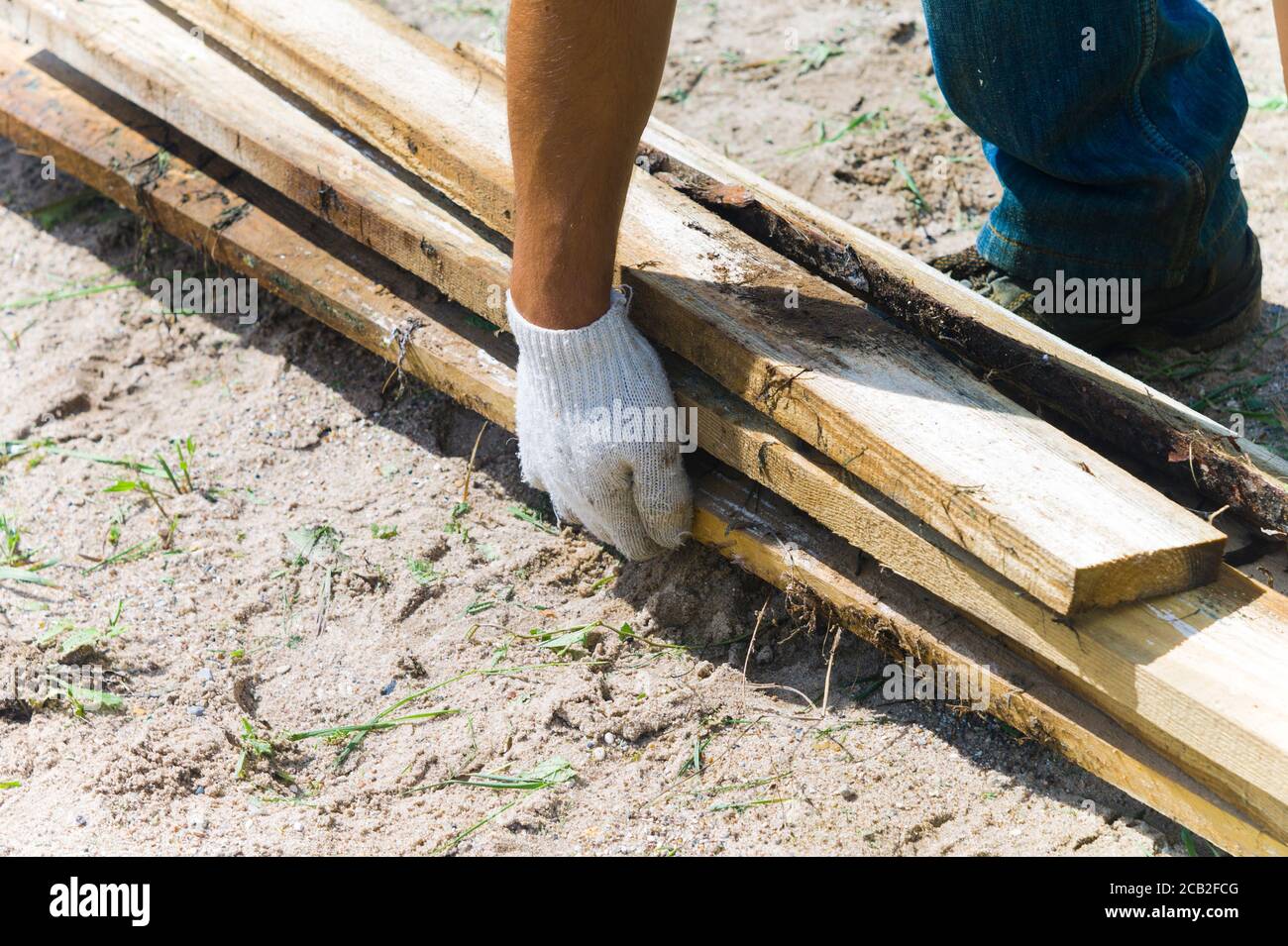Lifting boards hi-res stock photography and images - Alamy