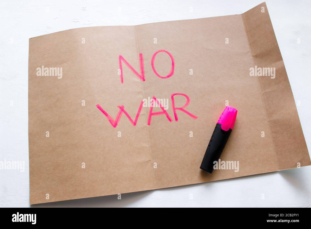 no war text written on paper Stock Photo - Alamy