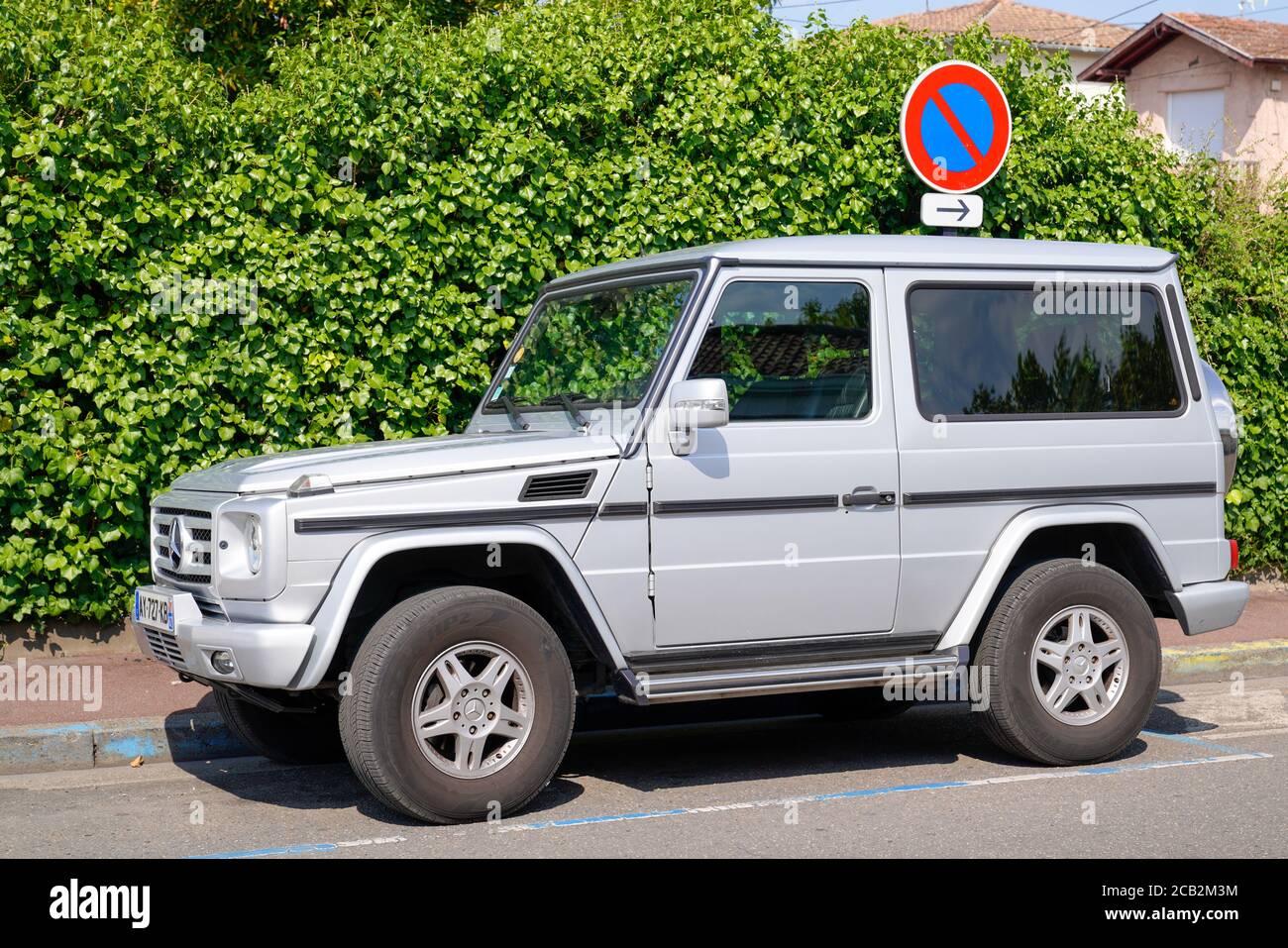 Mercedes all terrain vehicle hi-res stock photography and images - Alamy