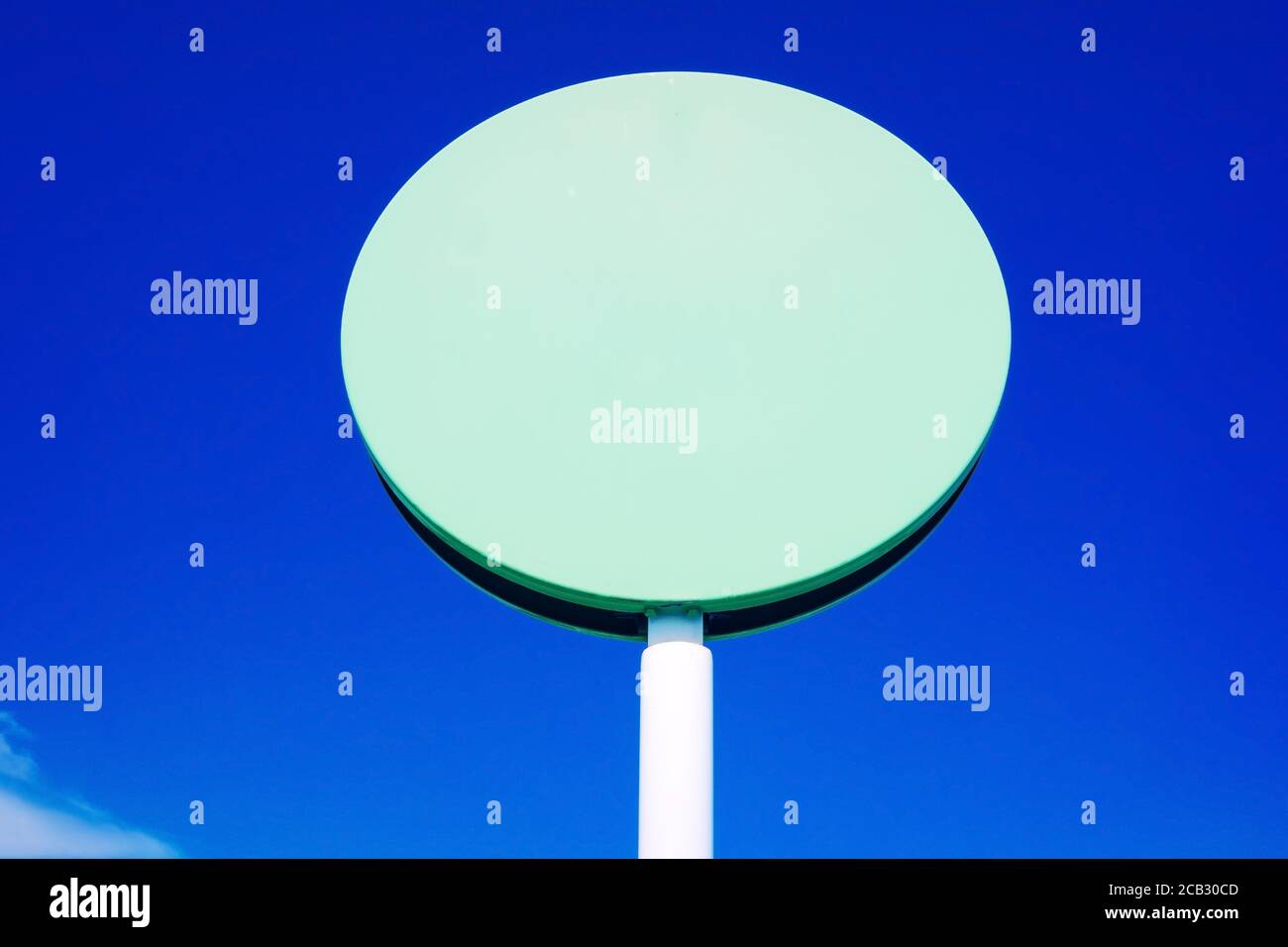 Blank circular sign hi-res stock photography and images - Alamy