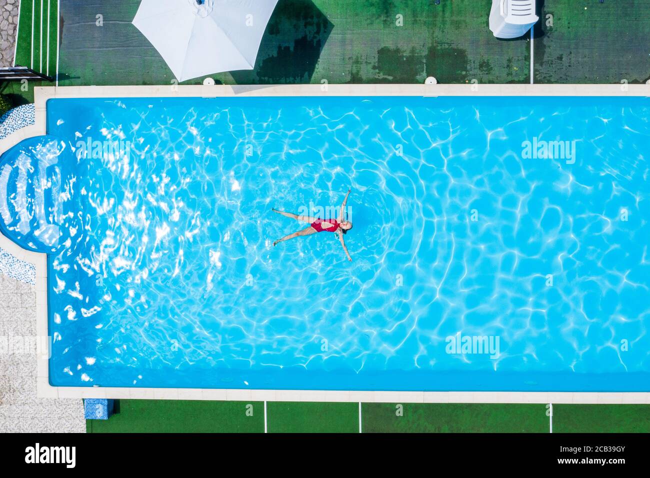 Top view dive swimming pool hi-res stock photography and images - Alamy