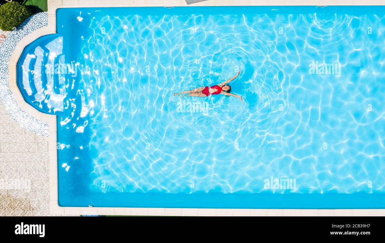Top view dive swimming pool hi-res stock photography and images - Alamy
