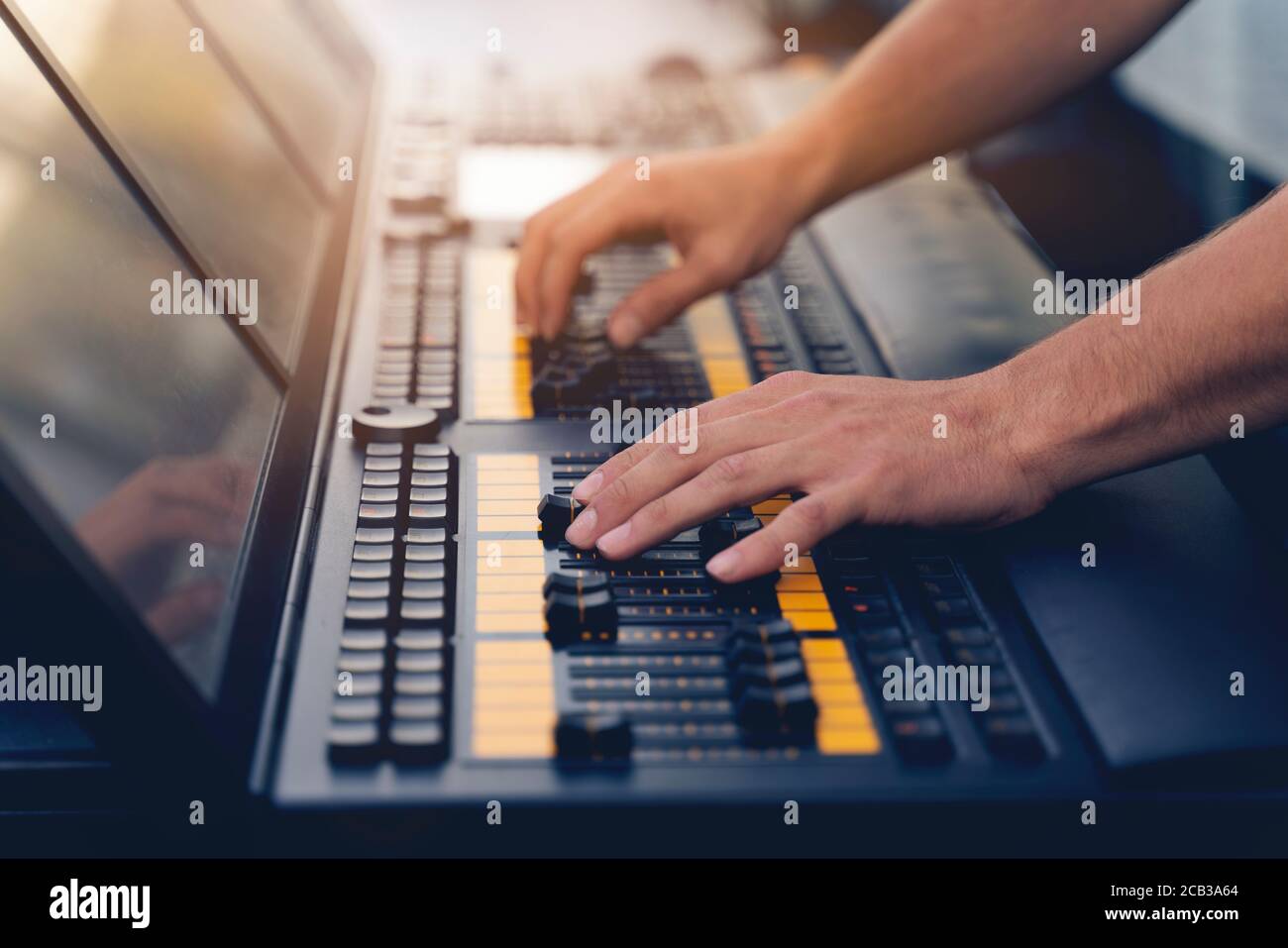 Sound engineer concert hi-res stock photography and images - Alamy