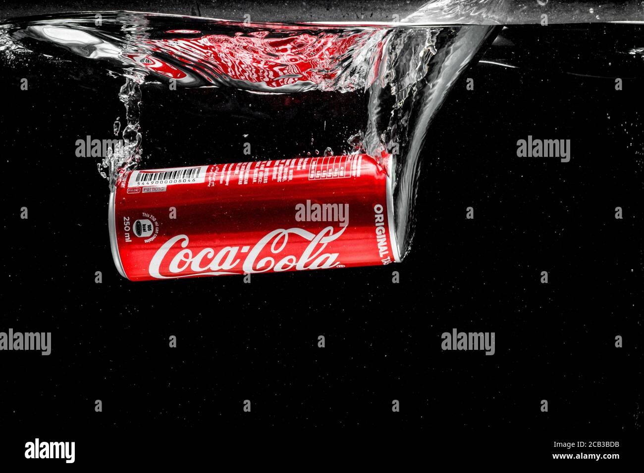 Coca cola can splash hi-res stock photography and images - Alamy