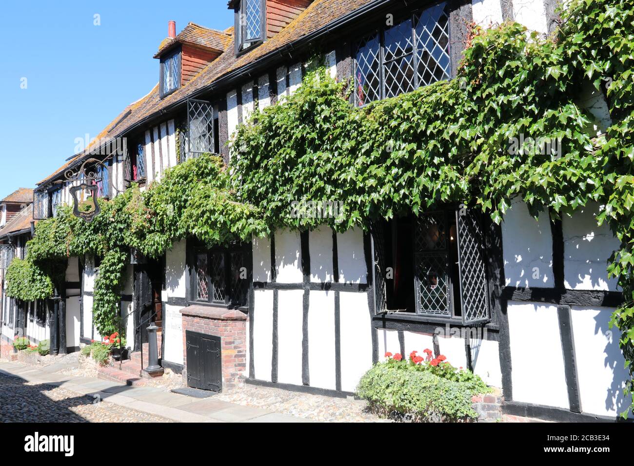 MERMAID INN RYE Stock Photo - Alamy