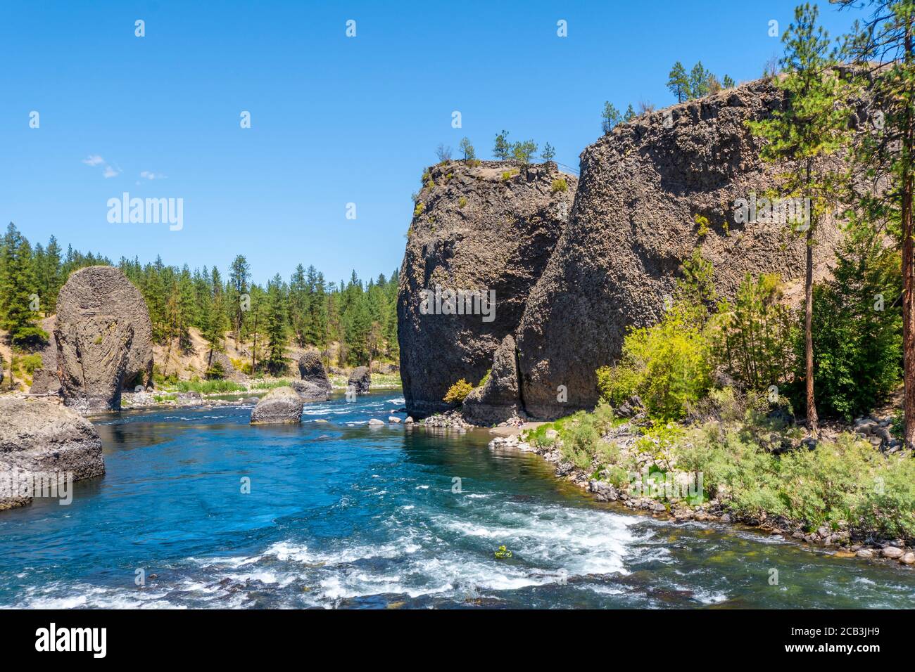 Large boulders and river rapids at the Bowl and Pitcher area of ...