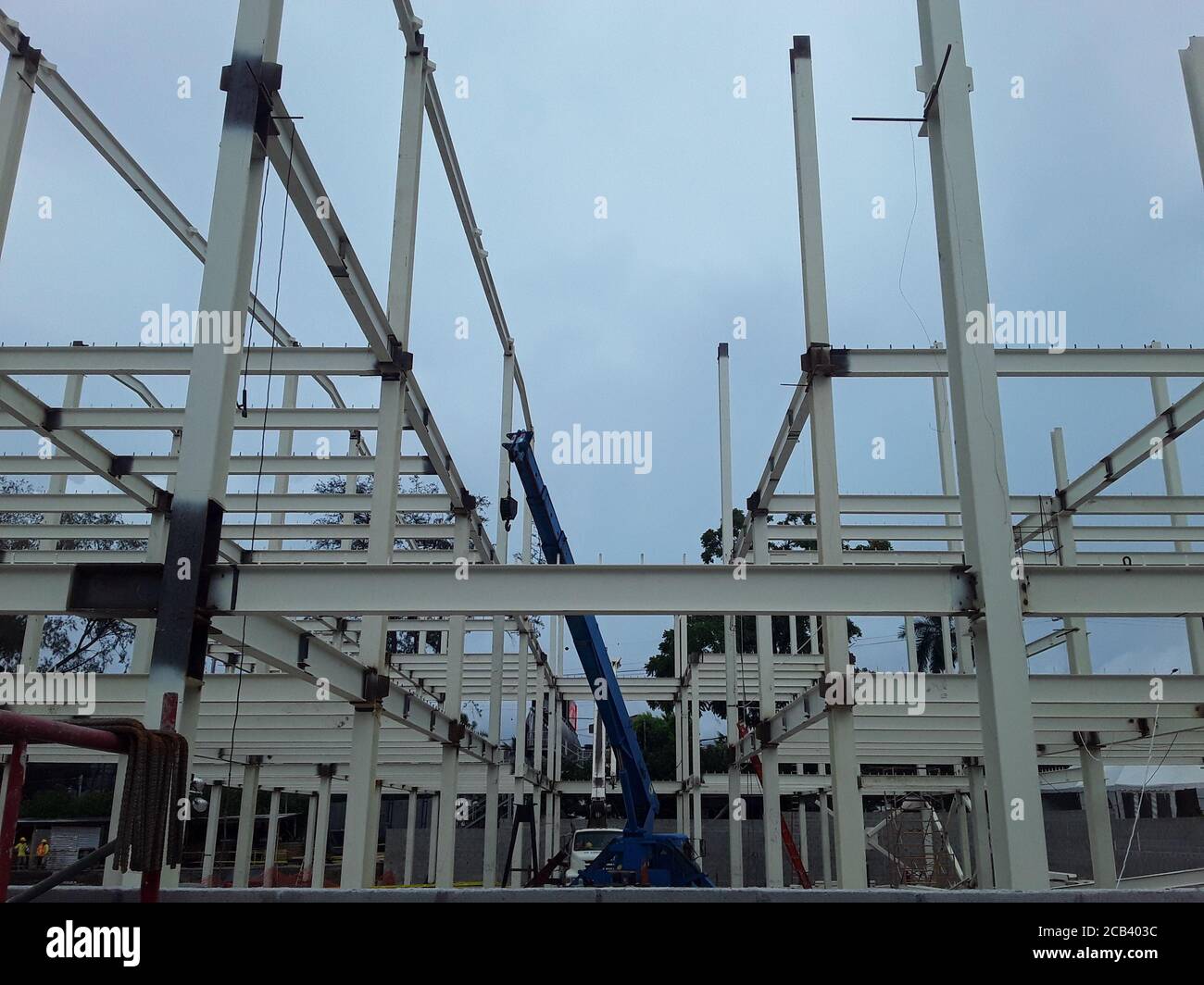 Steel frame of a multi-storey building Stock Photo - Alamy