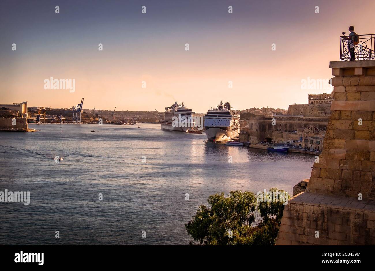 Valletta docks hi-res stock photography and images - Alamy