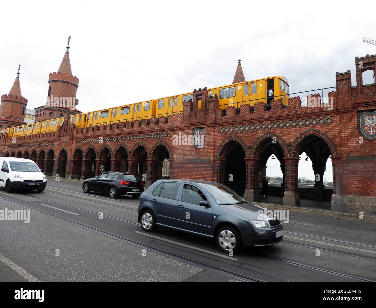 The Oberbaum Bridge is a double-deck bridge crossing Berlin's River ...