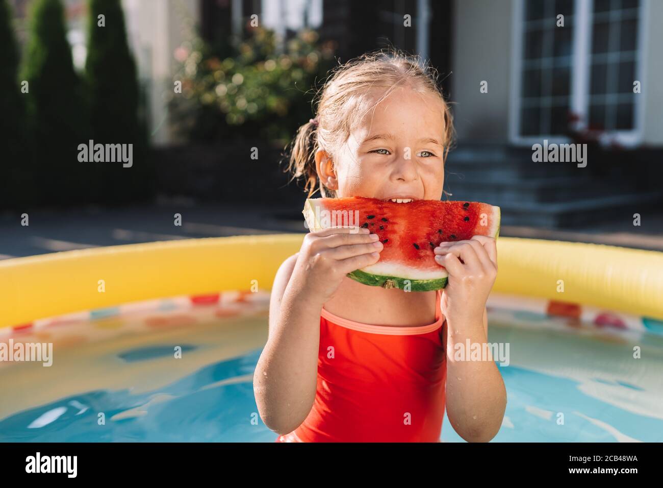 Baby pool yard hi-res stock photography and images - Alamy