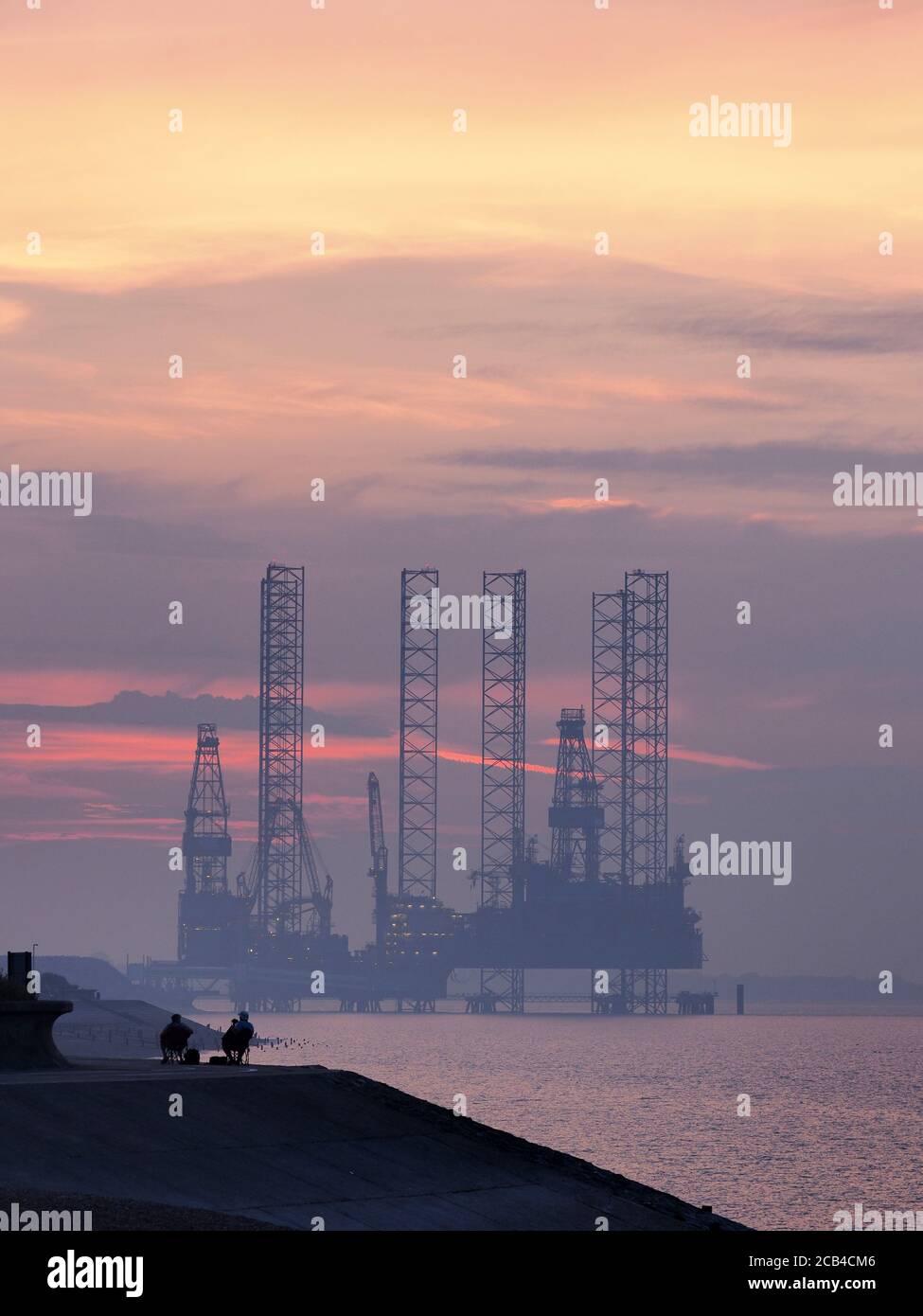 Two drilling rigs hi-res stock photography and images - Alamy