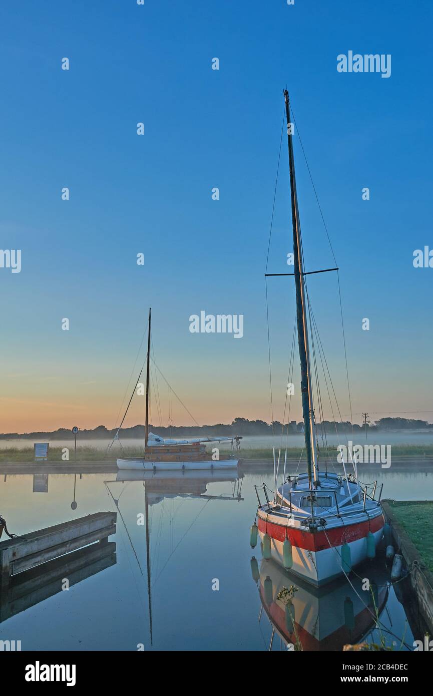 Norfolk Broads Boats High Resolution Stock Photography and Images - Alamy