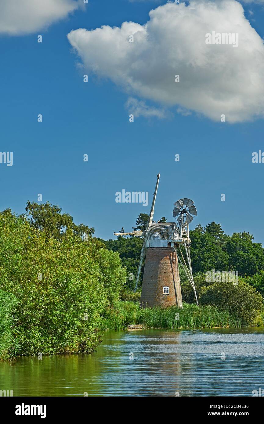Turf fen windmill summer hi-res stock photography and images - Alamy