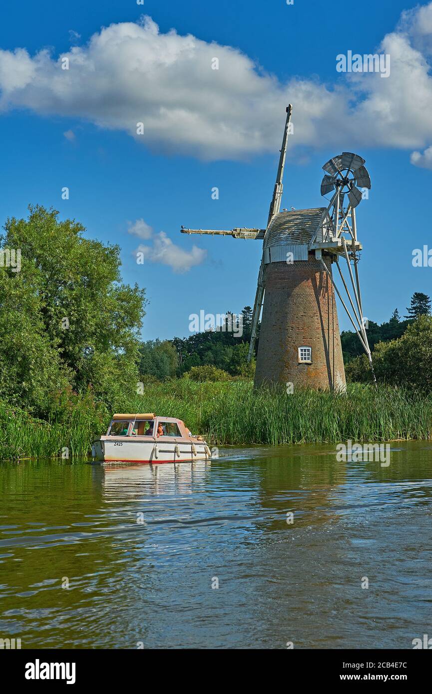 Turf fen mill summer hi-res stock photography and images - Alamy