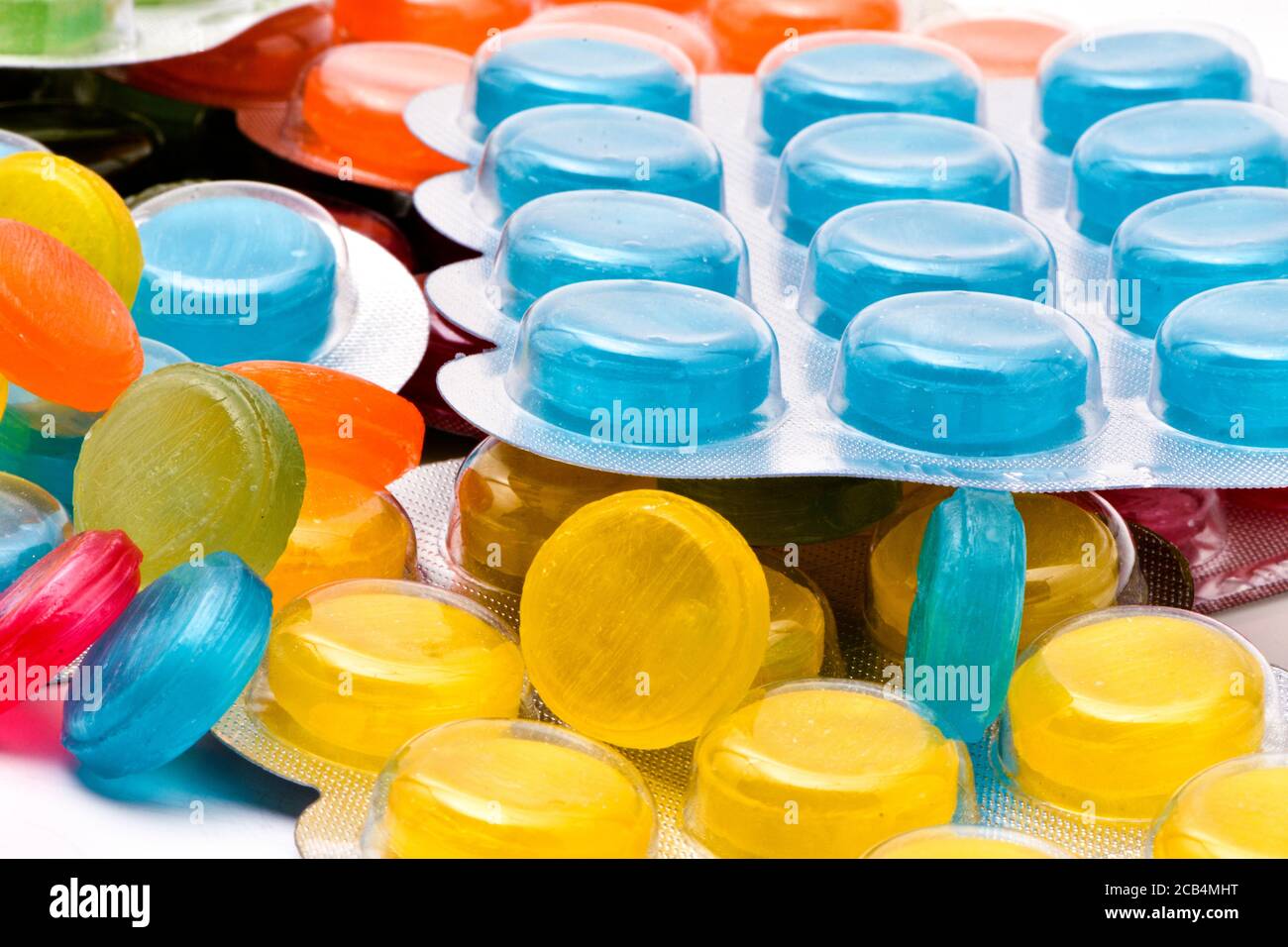 Medical green lozenges for relief cough, sore throat and throat ...