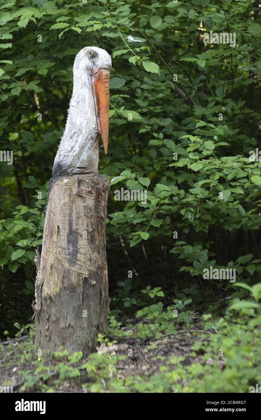 Stork wood carving hi-res stock photography and images - Alamy