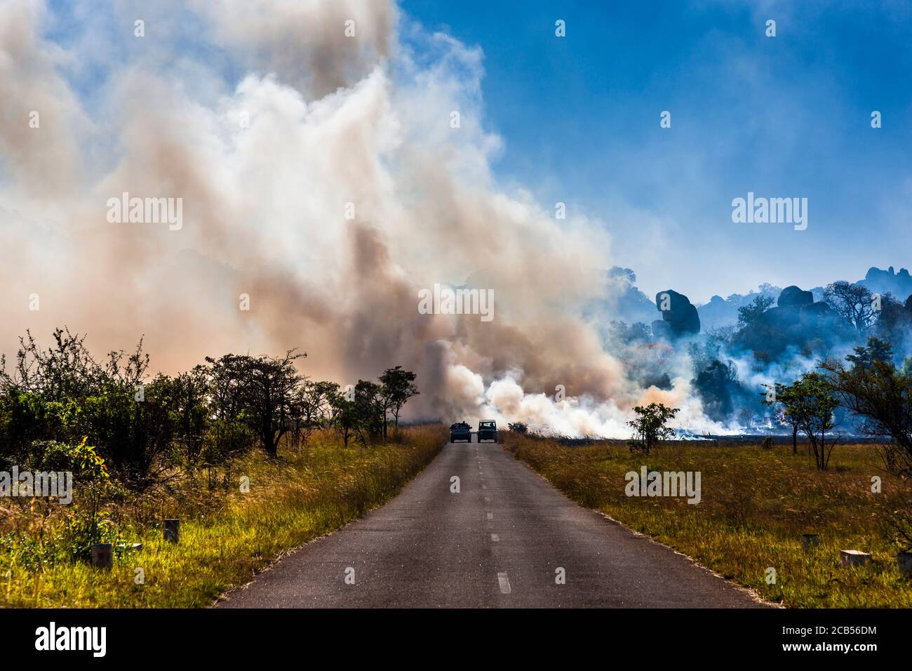 Hills and field hi-res stock photography and images - Alamy
