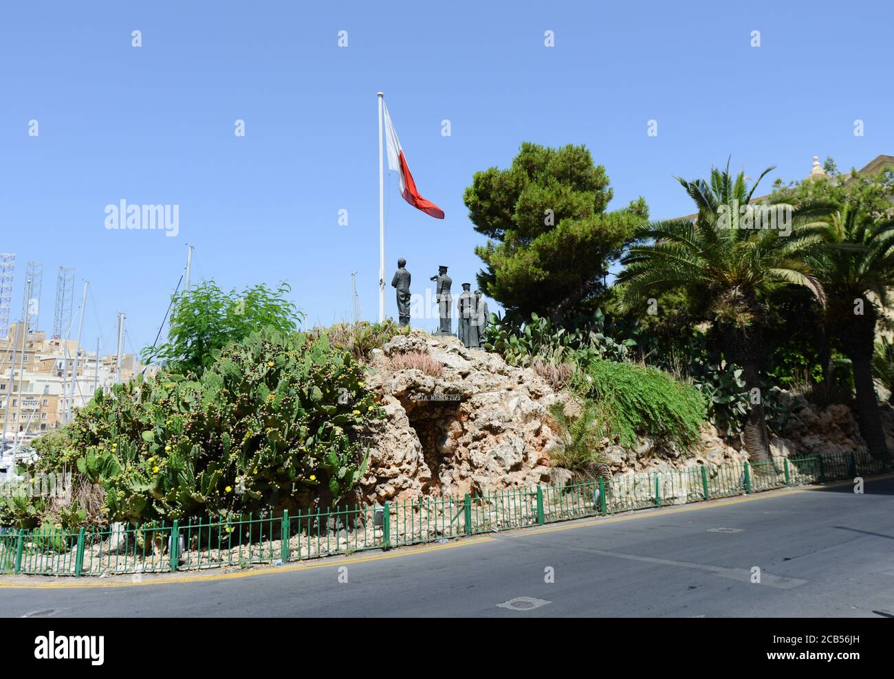 Malta vittoriosa freedom monument hi-res stock photography and images ...