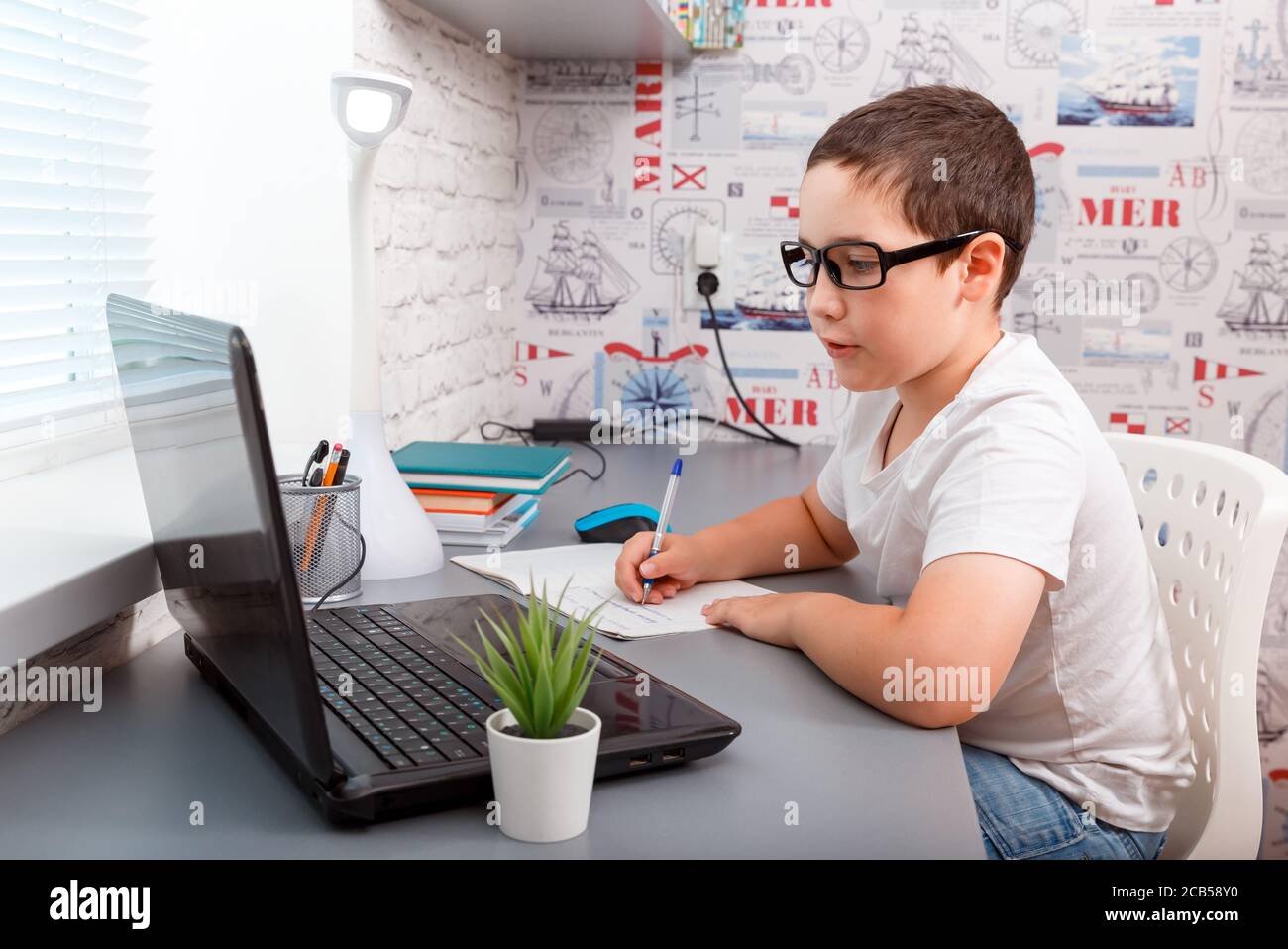 Technology in classroom instruction hi-res stock photography and images ...