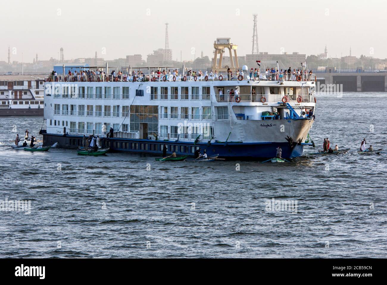 Egypt esna rowing boats hi-res stock photography and images - Alamy
