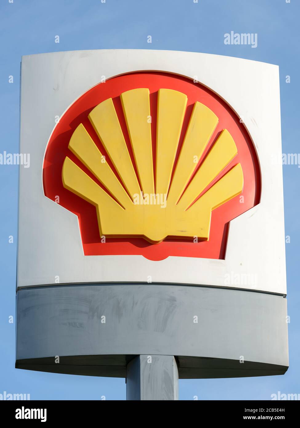 Portrait of Shell gas station sign outdoors Stock Photo - Alamy