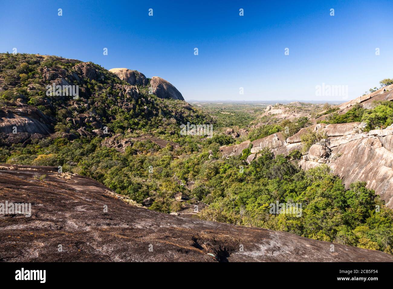 Matobo hills, trekking trail to "Silozwane cave" rock painting site ...