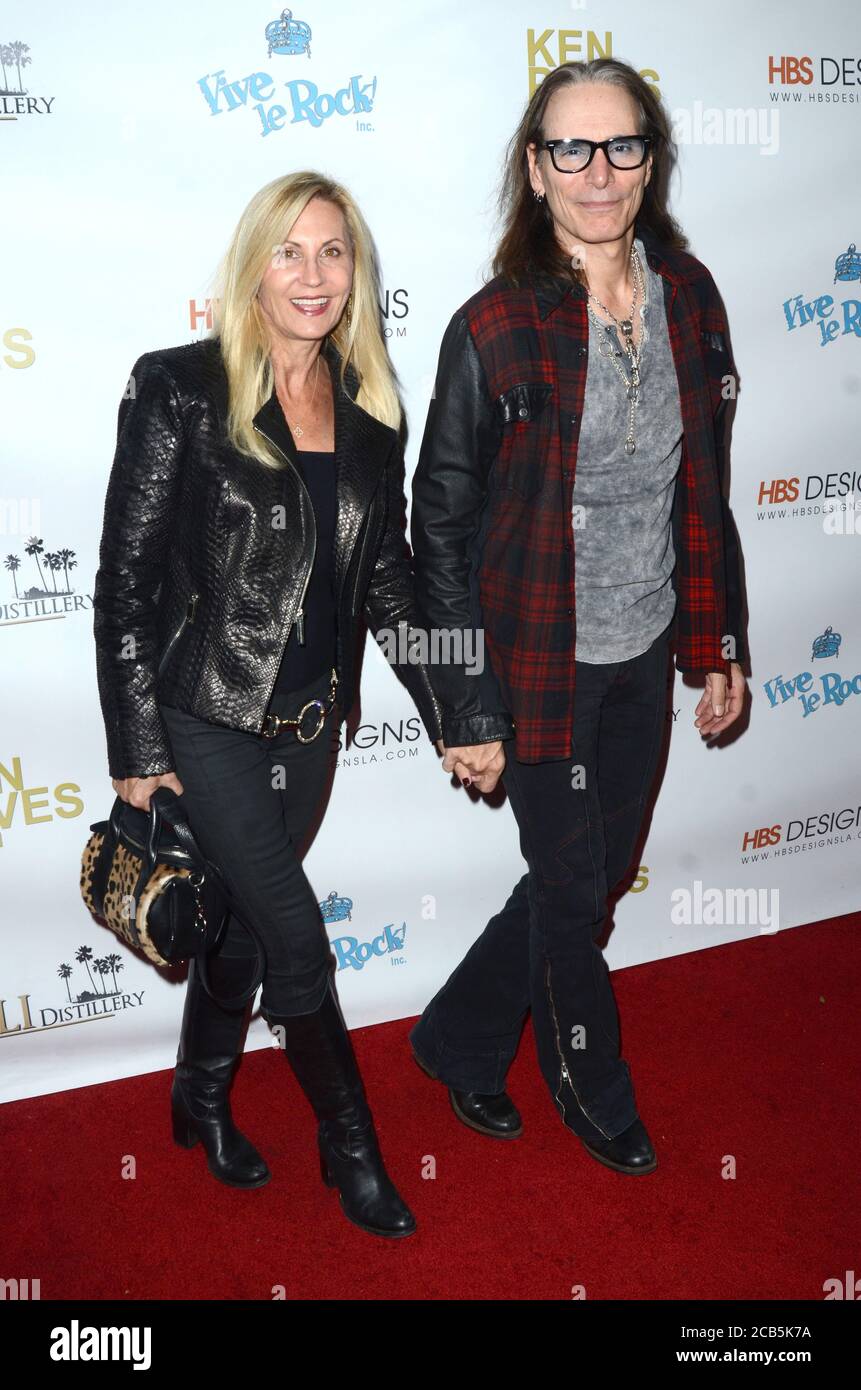 LOS ANGELES - NOV 8: Pia Maiocco, Steve Vai at the Pop-Up Art Show by ...