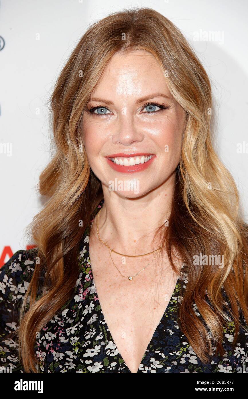 LOS ANGELES - APR 31: Sarah Jane Morris at the Step Up Inspiration ...