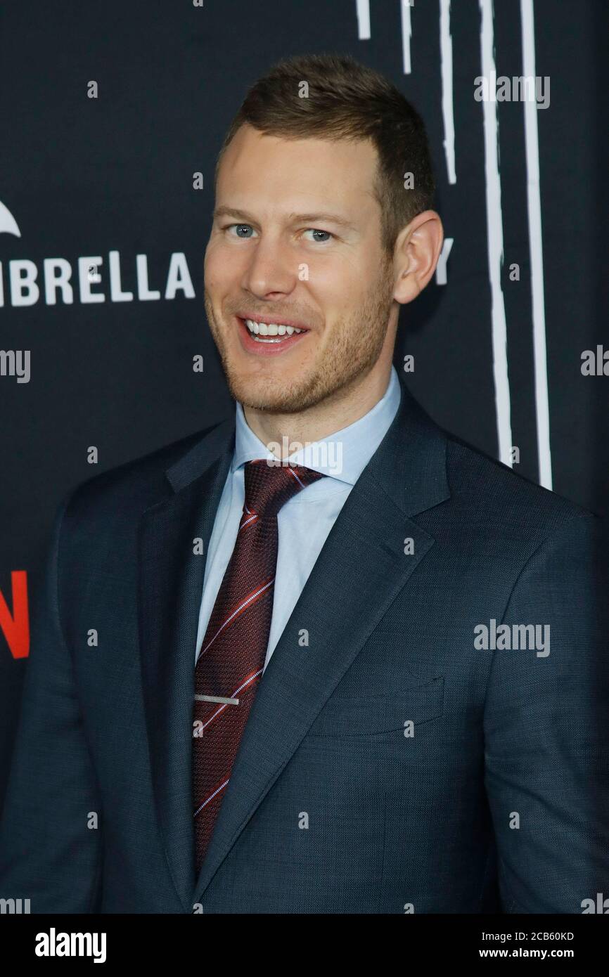 LOS ANGELES - FEB 12: Tom Hopper at the "The Umbrella Academy" Premiere ...