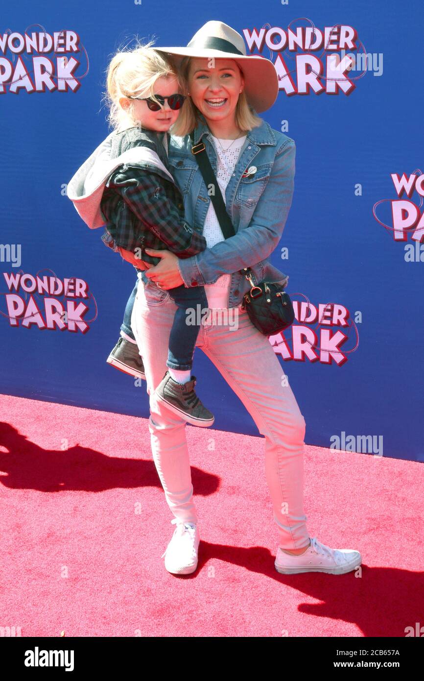 LOS ANGELES - MAR 10: Hutton Michael Cameron, Beverley Mitchell at the ...