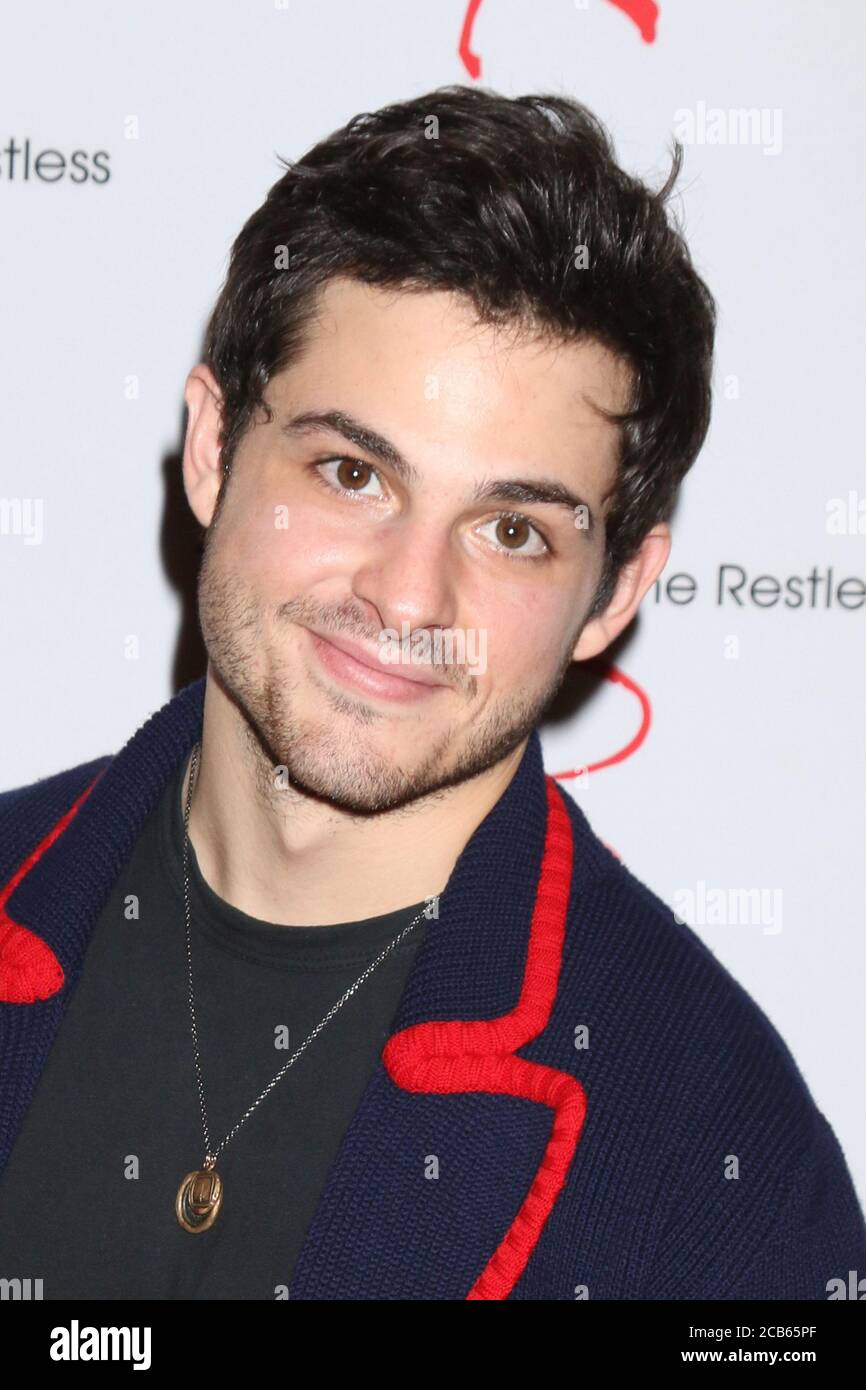 LOS ANGELES - JAN 17: Zach Tinker at the Young and the Restless ...