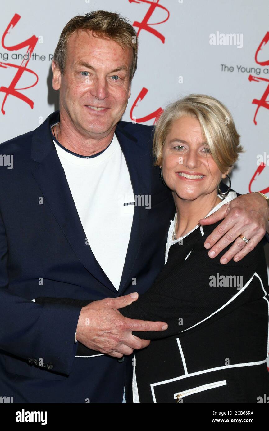 LOS ANGELES - JUN 23: Doug Davidson, Cindy Fisher at the Young and The ...