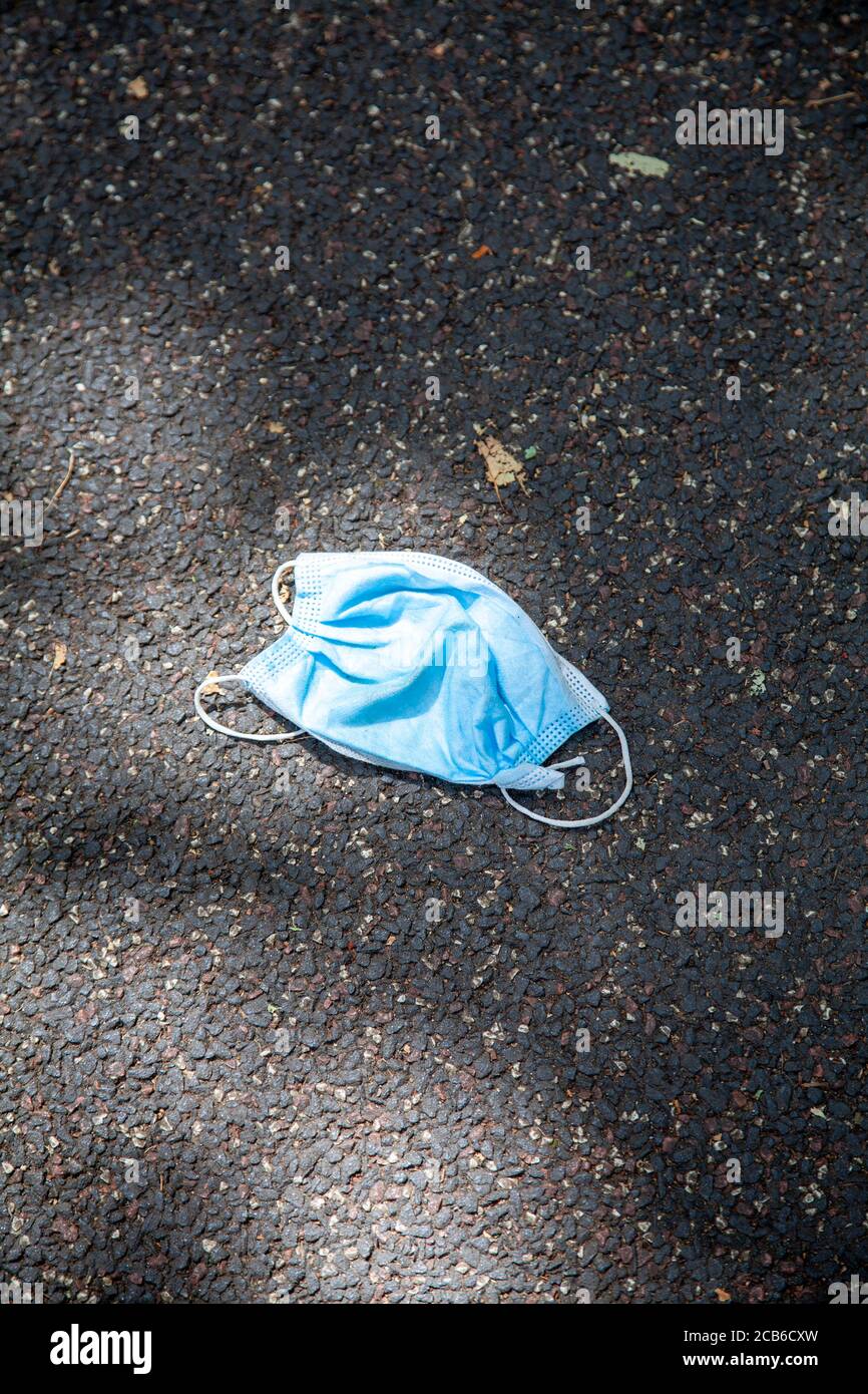 Ppe on the street hi-res stock photography and images - Alamy