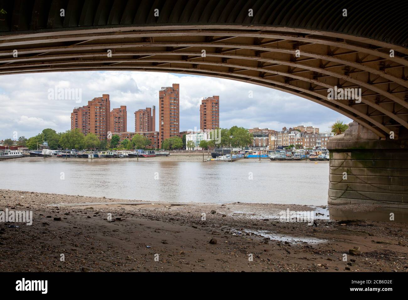 End buildings hi-res stock photography and images - Alamy