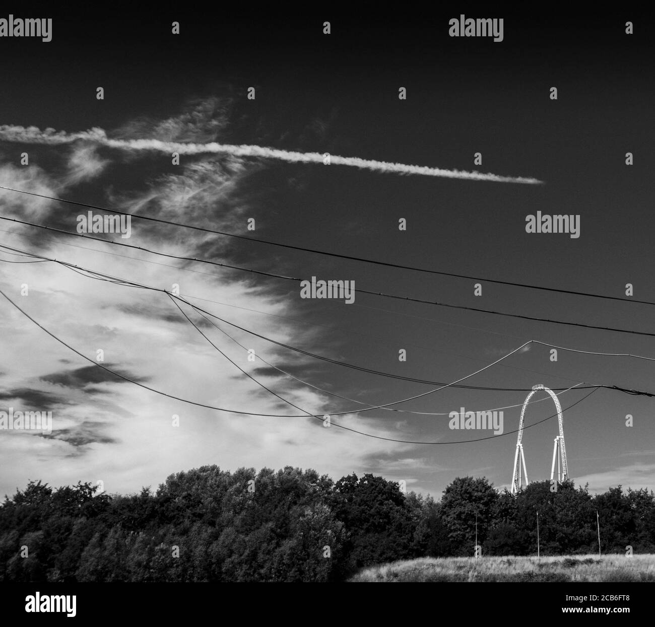 Vapour trails in sky Black and White Stock Photos & Images - Alamy