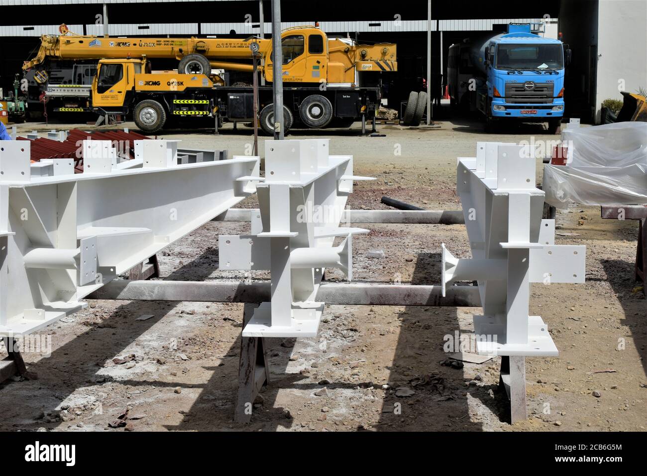 Structural beams hi-res stock photography and images - Alamy