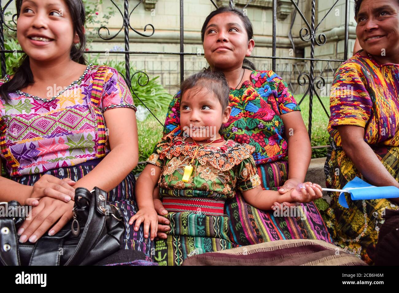 Women with traditional dresses hi-res stock photography and images - Alamy