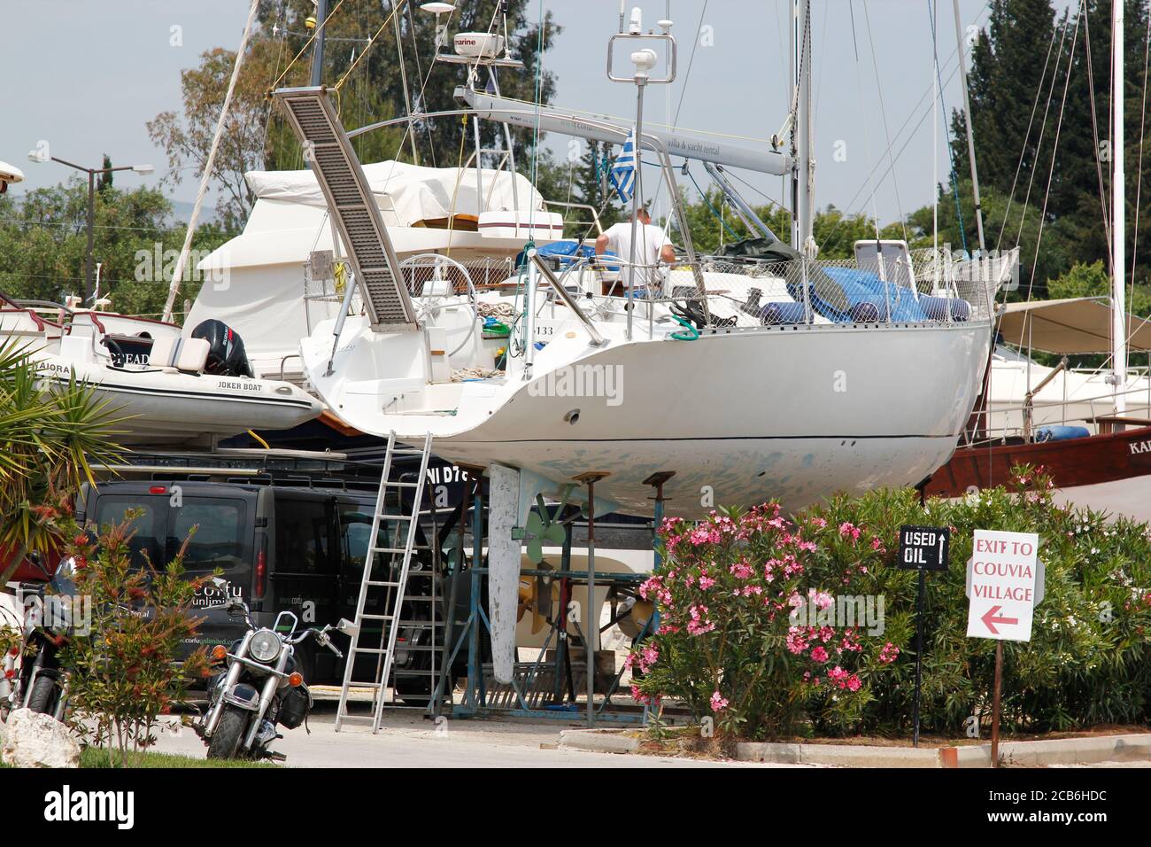 Boatyard services hi-res stock photography and images - Alamy