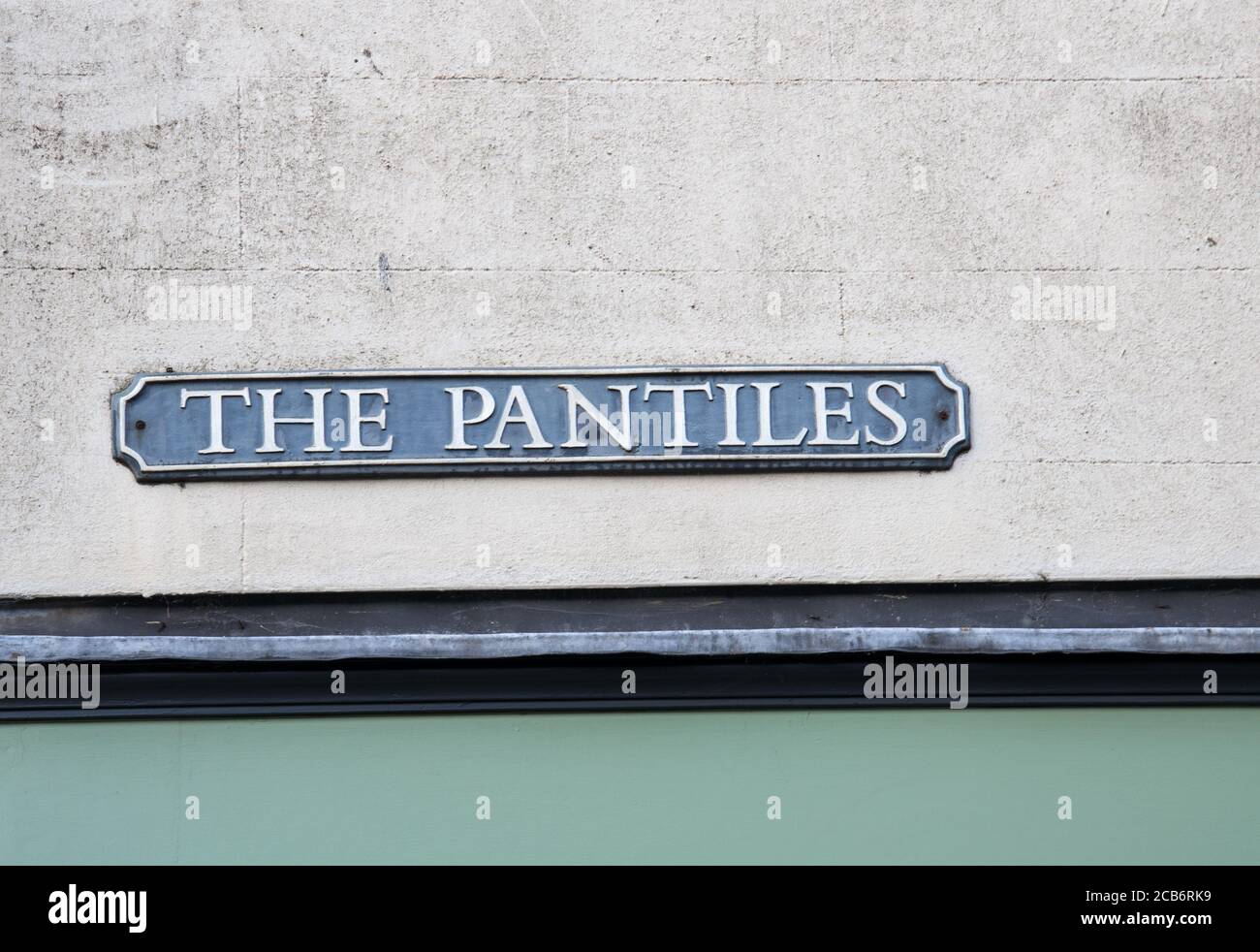 Royal tunbridge wells sign hi-res stock photography and images - Alamy