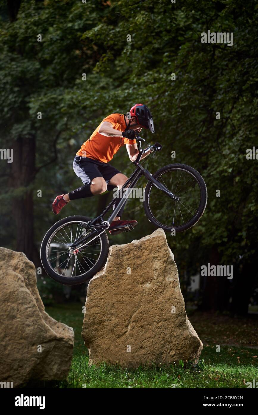 Stunt view hi-res stock photography and images - Alamy